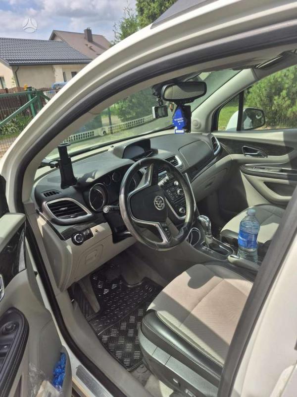 Balts Buick Encore 2013 Kauņa, ar dzinēja tilpumu 0.00 L un nobraukumu 203 tūkst. km par 6200 €, foto 4 vietnē AUTOMOTO.COM.LV