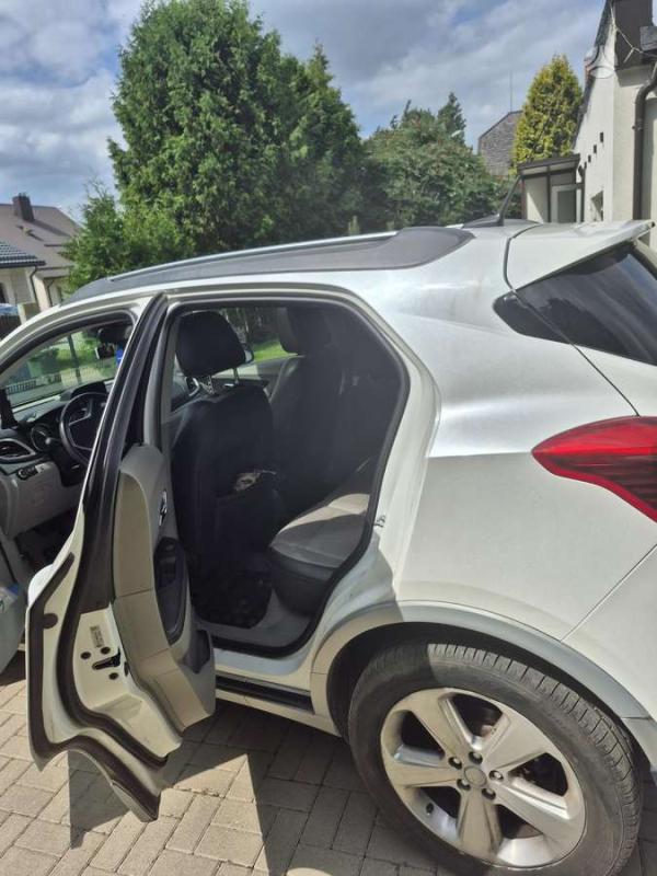 Balts Buick Encore 2013 Kauņa, ar dzinēja tilpumu 0.00 L un nobraukumu 203 tūkst. km par 6200 €, foto 5 vietnē AUTOMOTO.COM.LV