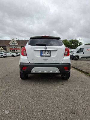 White Buick Encore 2016 in Klaipeda, with an engine capacity of 1.36 L and mileage of 72 thousand km for 7200 €, photo 5 on AUTOMOTO.COM.LV