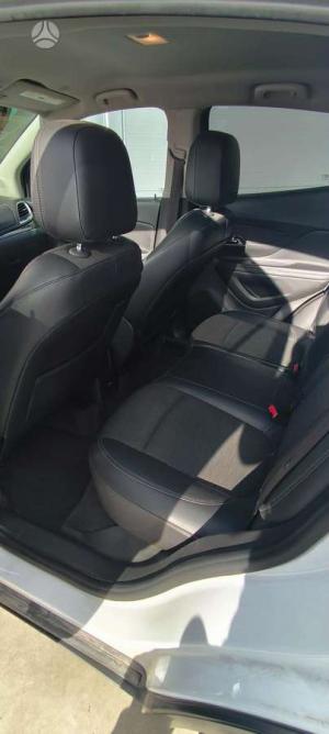 Balts Buick Encore 2016 Klaipėda, ar dzinēja tilpumu 1.36 L un nobraukumu 156 tūkst. km par 6500 €, foto 5 vietnē AUTOMOTO.COM.LV