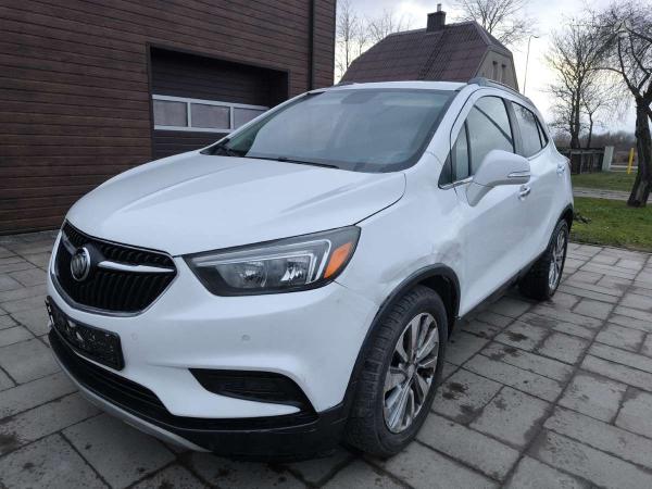 White Buick Encore 2017 in Siauliai, with an engine capacity of 1.36 L and mileage of 92 thousand km for 6500 €, photo 3 on AUTOMOTO.COM.LV