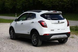 White Buick Encore 2017 in Kretinga, with an engine capacity of 1.40 L and mileage of 127 thousand km for 10800 €, photo 9 on AUTOMOTO.COM.LV