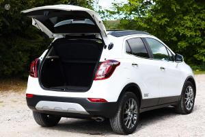 White Buick Encore 2017 in Kretinga, with an engine capacity of 1.40 L and mileage of 127 thousand km for 10800 €, photo 14 on AUTOMOTO.COM.LV