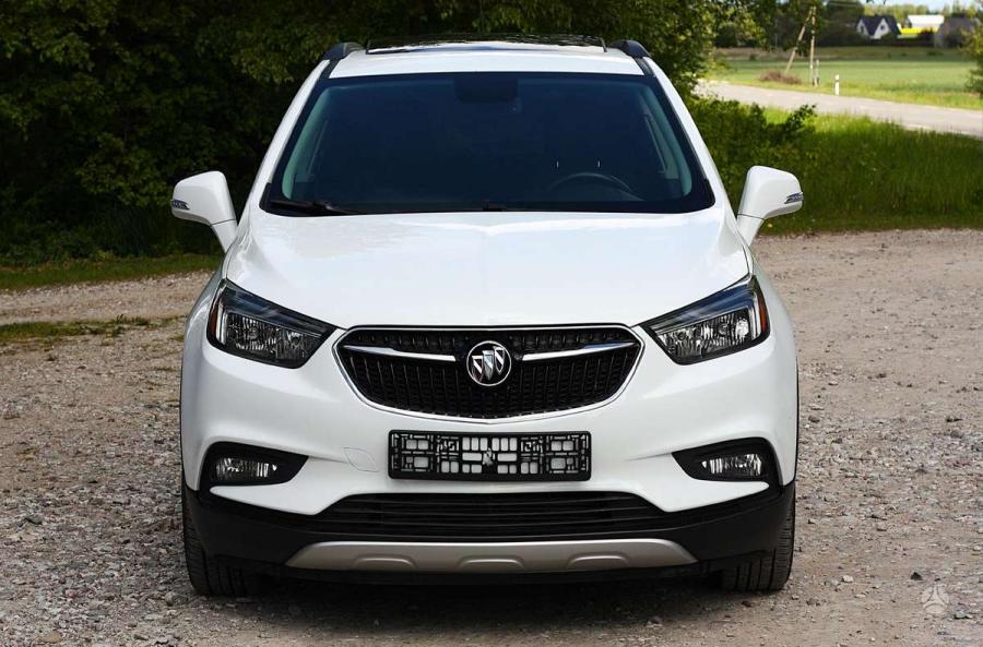 Balts Buick Encore 2017 Kretinga, ar dzinēja tilpumu 1.36 L un nobraukumu 127 tūkst. km par 10800 €, foto 3 vietnē AUTOMOTO.COM.LV
