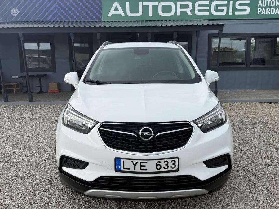 White Buick Encore 2018 in Kretinga, with an engine capacity of 1.36 L and mileage of 156 thousand km for 10750 €, photo 3 on AUTOMOTO.COM.LV