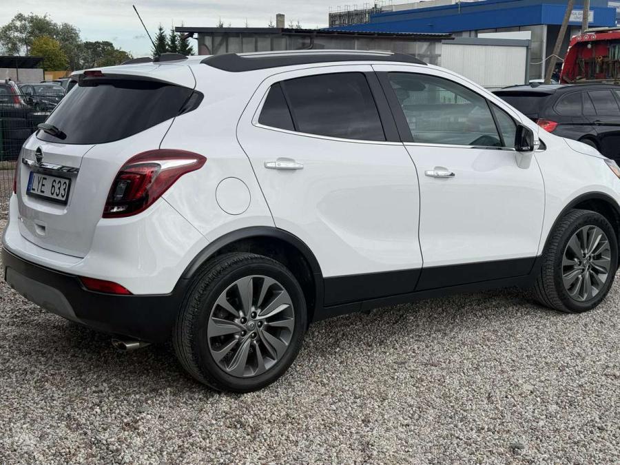 White Buick Encore 2018 in Kretinga, with an engine capacity of 1.36 L and mileage of 156 thousand km for 10750 €, photo 7 on AUTOMOTO.COM.LV
