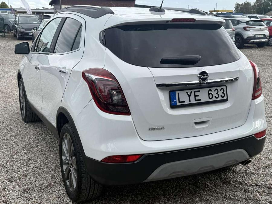 White Buick Encore 2018 in Kretinga, with an engine capacity of 1.36 L and mileage of 156 thousand km for 10750 €, photo 10 on AUTOMOTO.COM.LV