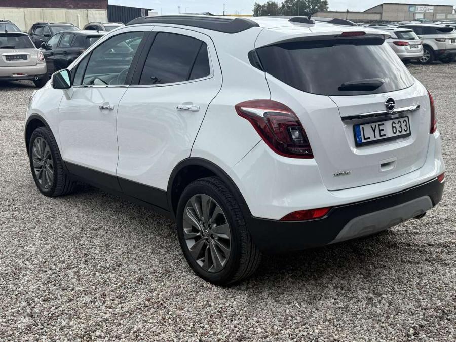 White Buick Encore 2018 in Kretinga, with an engine capacity of 1.36 L and mileage of 156 thousand km for 10750 €, photo 11 on AUTOMOTO.COM.LV