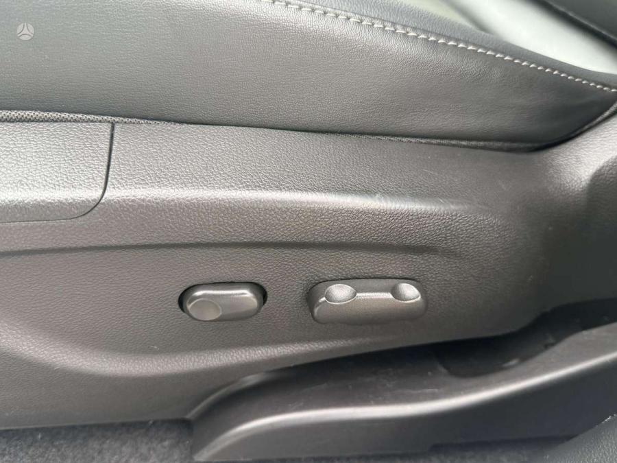 White Buick Encore 2018 in Kretinga, with an engine capacity of 1.36 L and mileage of 156 thousand km for 10750 €, photo 16 on AUTOMOTO.COM.LV