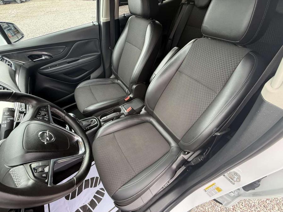 White Buick Encore 2018 in Kretinga, with an engine capacity of 1.36 L and mileage of 156 thousand km for 10750 €, photo 17 on AUTOMOTO.COM.LV