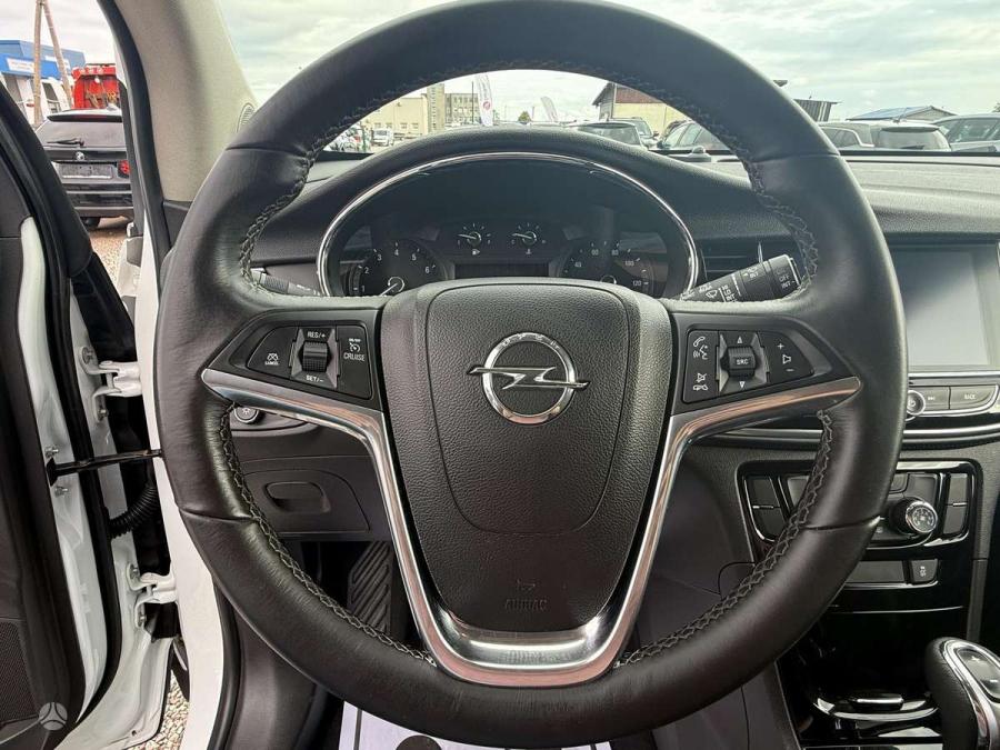 White Buick Encore 2018 in Kretinga, with an engine capacity of 1.36 L and mileage of 156 thousand km for 10750 €, photo 18 on AUTOMOTO.COM.LV
