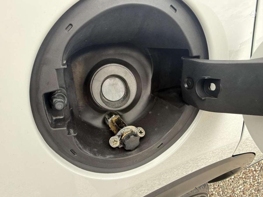 White Buick Encore 2018 in Kretinga, with an engine capacity of 1.36 L and mileage of 156 thousand km for 10750 €, photo 31 on AUTOMOTO.COM.LV