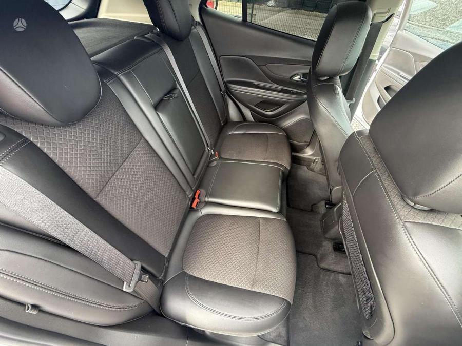White Buick Encore 2018 in Kretinga, with an engine capacity of 1.36 L and mileage of 156 thousand km for 10750 €, photo 32 on AUTOMOTO.COM.LV