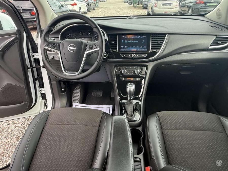 White Buick Encore 2018 in Kretinga, with an engine capacity of 1.36 L and mileage of 156 thousand km for 10750 €, photo 33 on AUTOMOTO.COM.LV