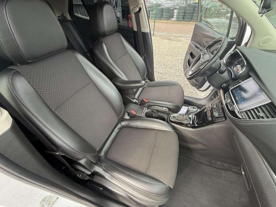 White Buick Encore 2018 in Kretinga, with an engine capacity of 1.36 L and mileage of 156 thousand km for 10750 €, photo 34 on AUTOMOTO.COM.LV