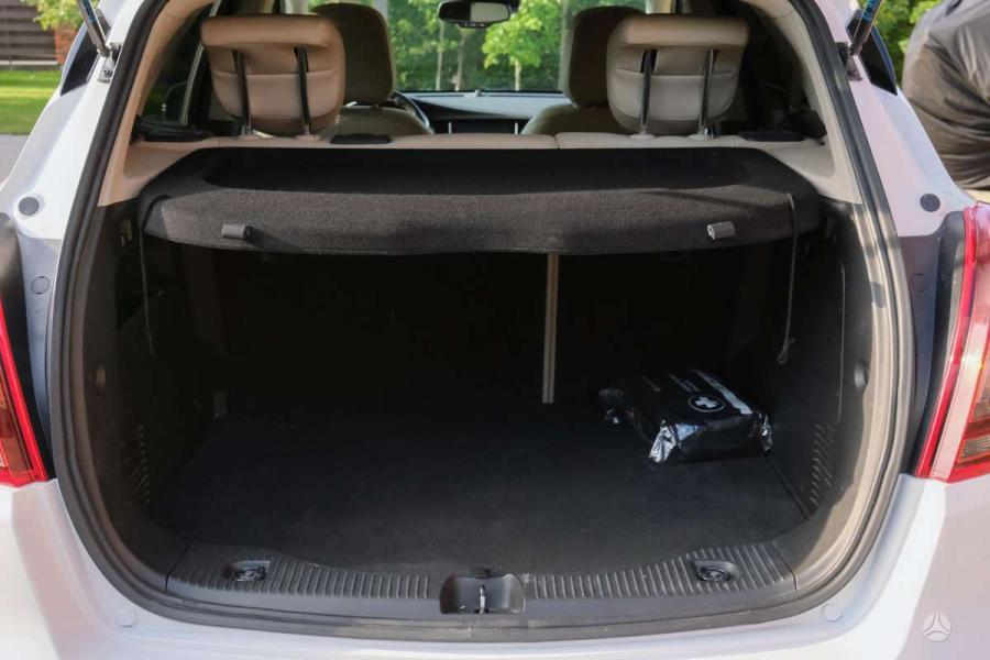 Balts Buick Encore 2019 Kauņa, ar dzinēja tilpumu 1.40 L un nobraukumu 93 tūkst. km par 12500 €, foto 18 vietnē AUTOMOTO.COM.LV