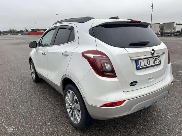 White Buick Encore 2020 in Vilnius, with an engine capacity of 1.36 L and mileage of 69 thousand km for 11990 €, photo 11 on AUTOMOTO.COM.LV