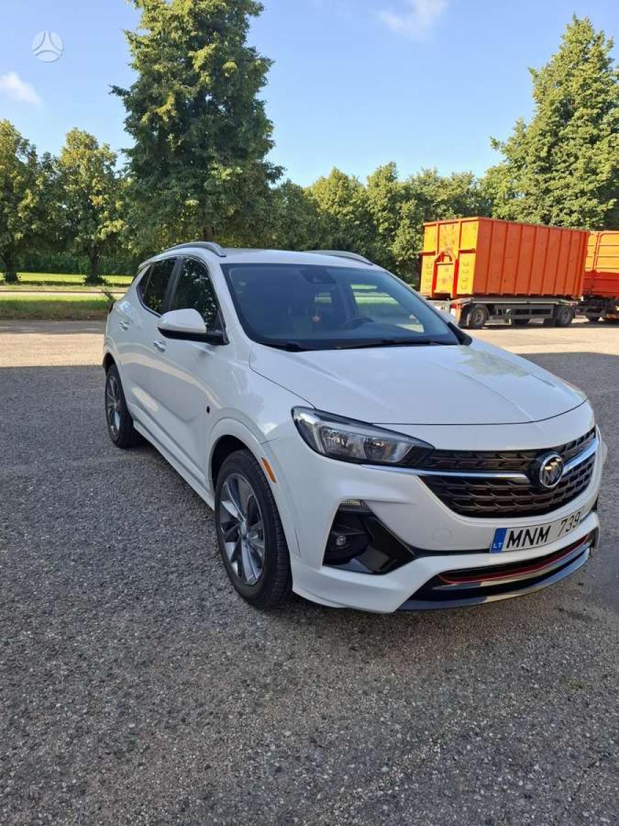 White Buick Encore 2020 in Marijampole, with an engine capacity of 1.34 L and mileage of 43 thousand km for 15200 €, photo 3 on AUTOMOTO.COM.LV