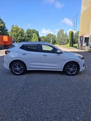White Buick Encore 2020 in Marijampole, with an engine capacity of 1.34 L and mileage of 43 thousand km for 15200 €, photo 4 on AUTOMOTO.COM.LV