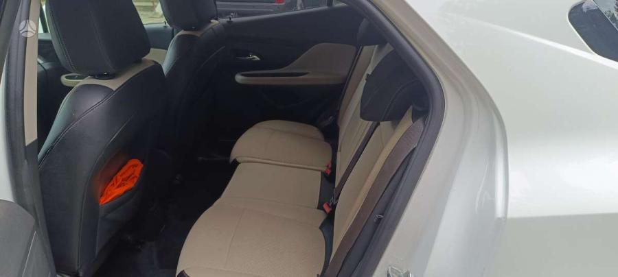 Balts Buick Encore 2020 Kauņa, ar dzinēja tilpumu 1.36 L un nobraukumu 99 tūkst. km par 10800 €, foto 8 vietnē AUTOMOTO.COM.LV