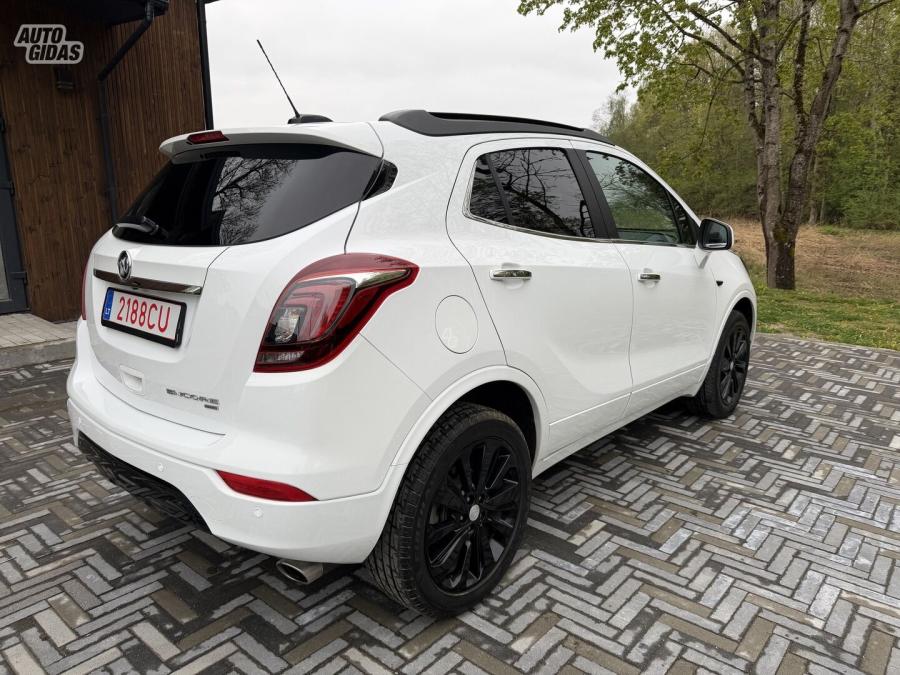 White Buick Encore 2021 in Plunge, with an engine capacity of 1.40 L and mileage of 167 thousand km for 12750 €, photo 7 on AUTOMOTO.COM.LV