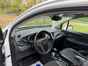 White Buick Encore 2021 in Plunge, with an engine capacity of 1.40 L and mileage of 167 thousand km for 12750 €, photo 13 on AUTOMOTO.COM.LV