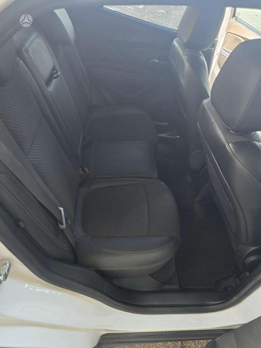 Balts Buick Encore 2020 Šauļi, ar dzinēja tilpumu 1.40 L un nobraukumu 80 tūkst. km par 10850 €, foto 19 vietnē AUTOMOTO.COM.LV