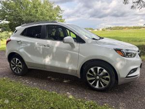White Buick Encore 2018 in Siauliai, with an engine capacity of 1.36 L and mileage of 187 thousand km for 7500 €, photo 8 on AUTOMOTO.COM.LV