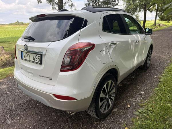 White Buick Encore 2018 in Siauliai, with an engine capacity of 1.36 L and mileage of 187 thousand km for 7500 €, photo 8 on AUTOMOTO.COM.LV