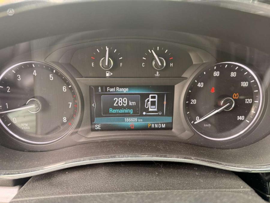 White Buick Encore 2018 in Siauliai, with an engine capacity of 1.36 L and mileage of 187 thousand km for 7500 €, photo 22 on AUTOMOTO.COM.LV