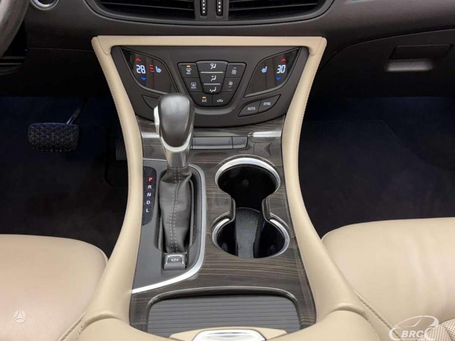 Brown Buick Envision 2020 in Vilnius, with an engine capacity of 2.46 L and mileage of 45 thousand km for 16000 €, photo 20 on AUTOMOTO.COM.LV
