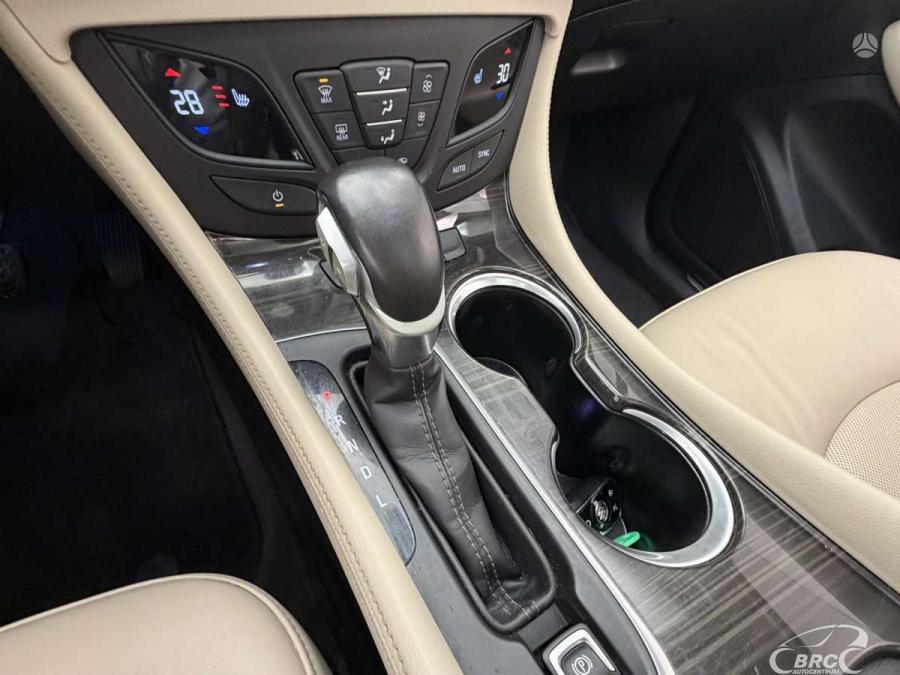 Brown Buick Envision 2020 in Vilnius, with an engine capacity of 2.46 L and mileage of 45 thousand km for 16000 €, photo 28 on AUTOMOTO.COM.LV