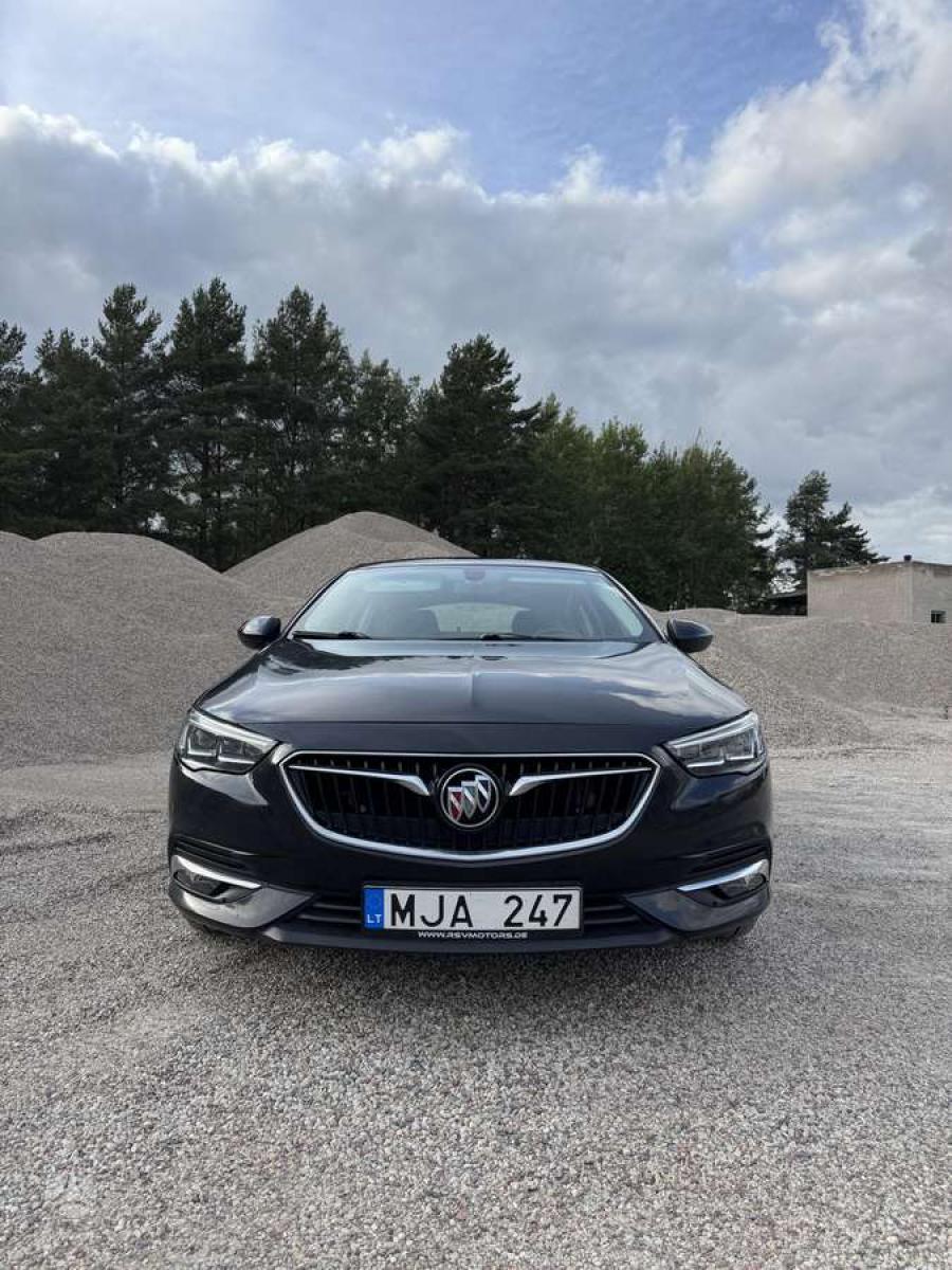 Black Buick Regal 2018 in Vilnius, with an engine capacity of 2.00 L and mileage of 53 thousand km for 12900 €, photo 3 on AUTOMOTO.COM.LV