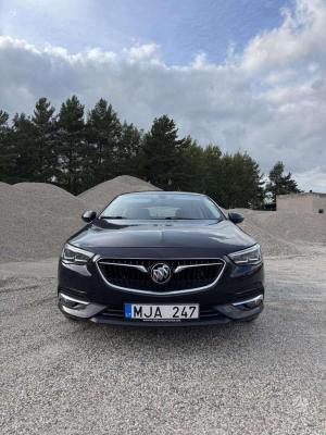 Black Buick Regal 2018 in Vilnius, with an engine capacity of 2.00 L and mileage of 53 thousand km for 10999 €, photo 4 on AUTOMOTO.COM.LV