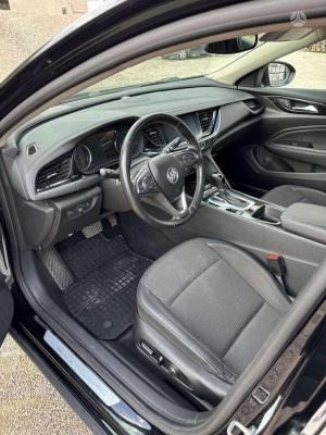 Black Buick Regal 2018 in Vilnius, with an engine capacity of 2.00 L and mileage of 53 thousand km for 10999 €, photo 7 on AUTOMOTO.COM.LV
