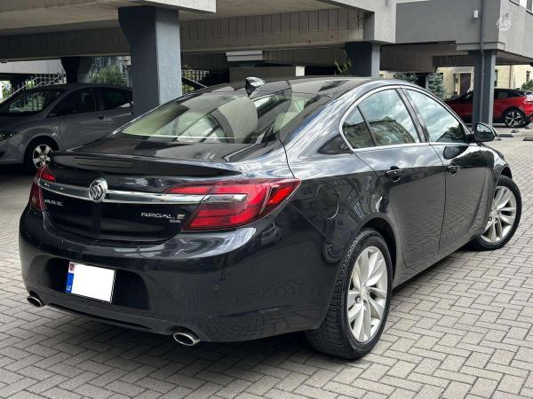 Black Buick Regal 2015 in Kaunas, with an engine capacity of 2.00 L and mileage of 220 thousand km for 4000 €, photo 3 on AUTOMOTO.COM.LV