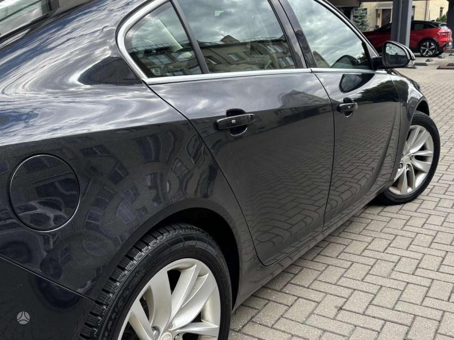 Black Buick Regal 2015 in Kaunas, with an engine capacity of 2.00 L and mileage of 220 thousand km for 4000 €, photo 13 on AUTOMOTO.COM.LV