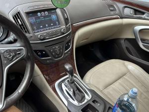 Black Buick Regal 2015 in Kaunas, with an engine capacity of 2.00 L and mileage of 220 thousand km for 4000 €, photo 16 on AUTOMOTO.COM.LV