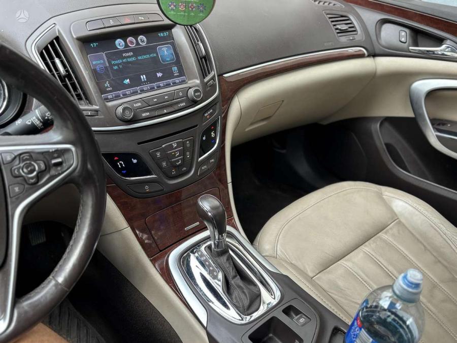 Black Buick Regal 2015 in Kaunas, with an engine capacity of 2.00 L and mileage of 220 thousand km for 4000 €, photo 16 on AUTOMOTO.COM.LV