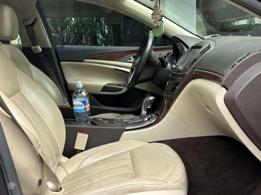 Black Buick Regal 2015 in Kaunas, with an engine capacity of 2.00 L and mileage of 220 thousand km for 4000 €, photo 22 on AUTOMOTO.COM.LV