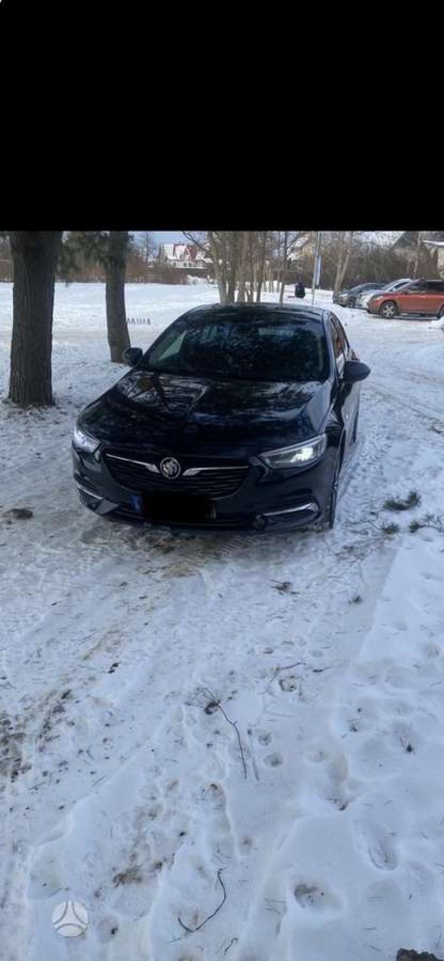 Black Buick Regal 2018 in Klaipeda, with an engine capacity of 2.00 L and mileage of 210 thousand km for 11500 €, photo 2 on AUTOMOTO.COM.LV