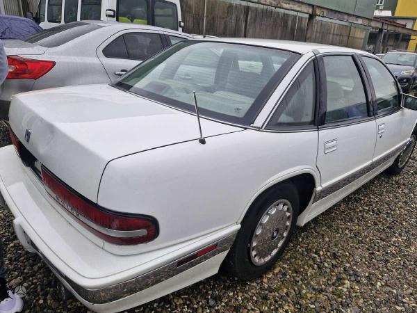 Balts Buick Regal 1993 Viļņa, ar dzinēja tilpumu 3.79 L un nobraukumu 142 tūkst. km par 4900 €, foto 3 vietnē AUTOMOTO.COM.LV