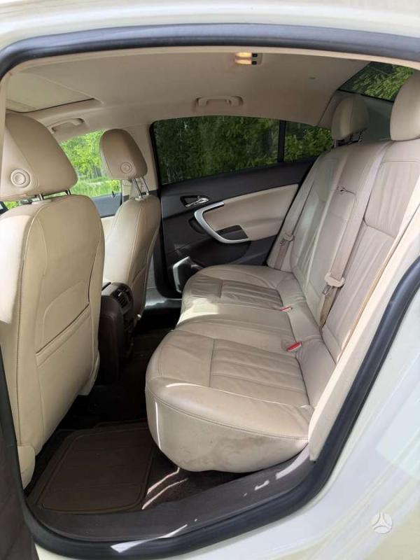 Balts Buick Regal 2015 Viļņa, ar dzinēja tilpumu 2.00 L un nobraukumu 263 tūkst. km par 1700 €, foto 6 vietnē AUTOMOTO.COM.LV