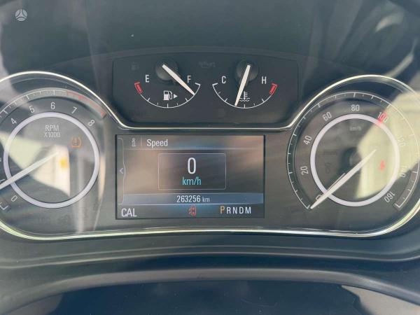 Balts Buick Regal 2015 Viļņa, ar dzinēja tilpumu 2.00 L un nobraukumu 263 tūkst. km par 1700 €, foto 7 vietnē AUTOMOTO.COM.LV