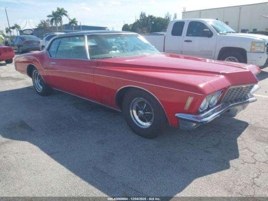 Red Buick Riviera 1971 in Klaipeda, with an engine capacity of 7.46 L and mileage of 61 thousand km for 14000 €, photo 1 on AUTOMOTO.COM.LV