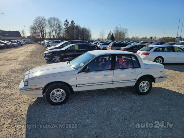 White Buick Skylark 1990 in Tartu, with an engine capacity of 3.30 L and mileage of 159 thousand km for 7490 €, photo 3 on AUTOMOTO.COM.LV
