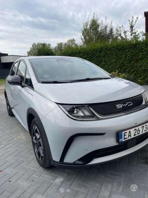 Grey BYD Dolphin 2024 in Alytus, with an engine capacity of 0.00 L and mileage of 33 thousand km for 19900 €, photo 1 on AUTOMOTO.COM.LV