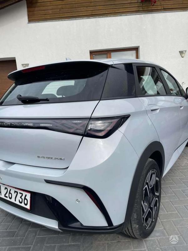 Pelēks BYD Dolphin 2024 Alīta, ar dzinēja tilpumu 0.00 L un nobraukumu 33 tūkst. km par 19900 €, foto 3 vietnē AUTOMOTO.COM.LV