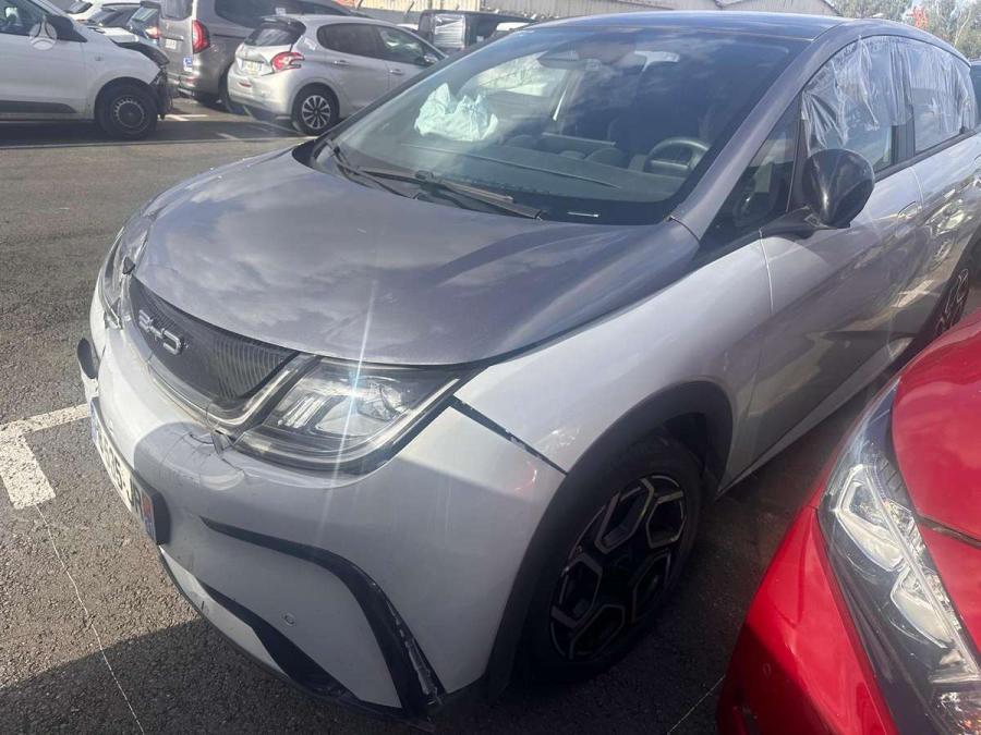 White BYD Dolphin 2025 in Prienai, with an engine capacity of 0.00 L and mileage of 27 thousand km for 11900 €, photo 3 on AUTOMOTO.COM.LV