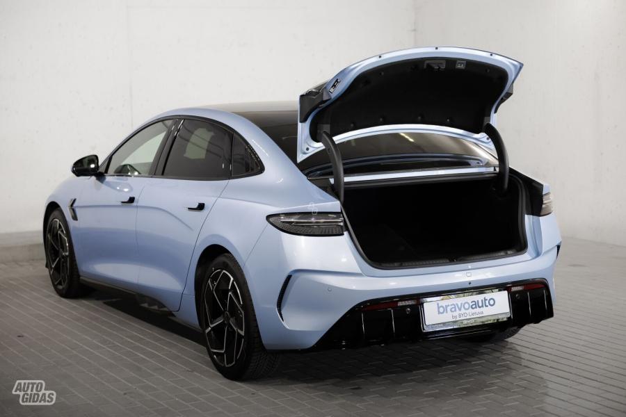 Zils BYD Seal 2025 Viļņa, ar dzinēja tilpumu 0.00 L un nobraukumu 10 tūkst. km par 42551 €, foto 14 vietnē AUTOMOTO.COM.LV